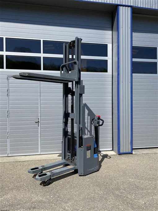 HMT AG, Arbeitsbühnen, Hocharbeitsbühnen, Stapler, Gerüste - Mietgeräte ...